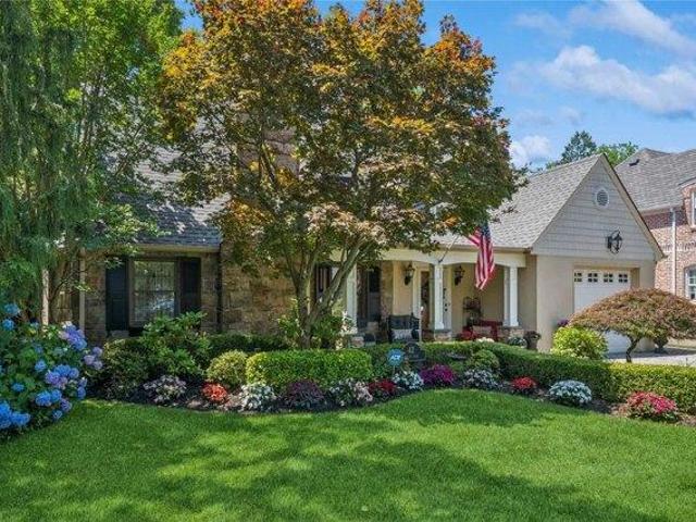 house with 4 bedroom, Rockville Centre NY DS92644428