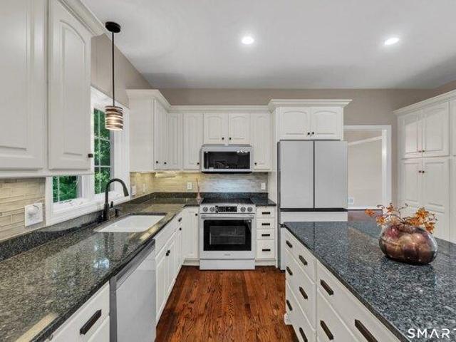 house with 4 bedroom, Rocky Hill CT ES104265890