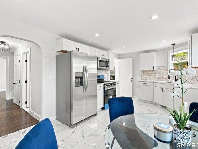 house with 4 bedroom, Rocky Hill CT ES105143498