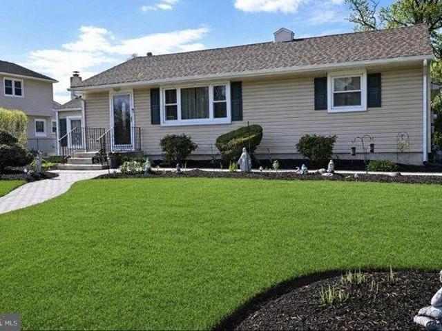 house with 4 bedroom, Roebling NJ DLS101705405