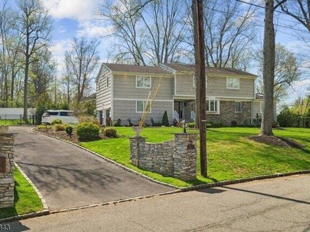 house with 4 bedroom, Roseland NJ DLS102762387