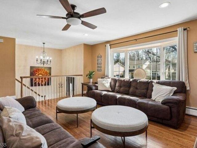 house with 4 bedroom, Roseland NJ DS102727759