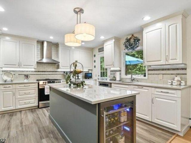 house with 4 bedroom, Roseland NJ ES104330628