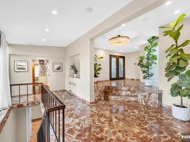 house with 4 bedroom, Roseland NJ ES105143808