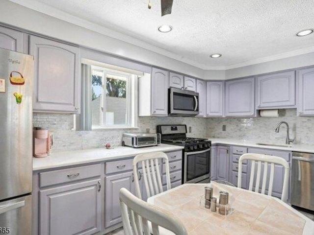 house with 4 bedroom, Roselle NJ ES105156390