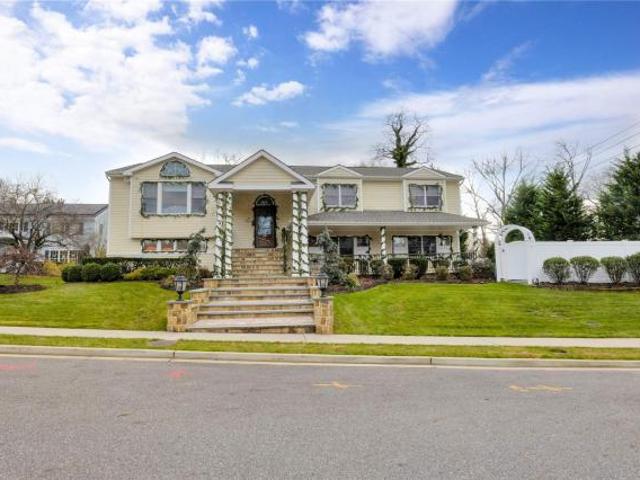 house with 4 bedroom, Roslyn NY DLS72692112