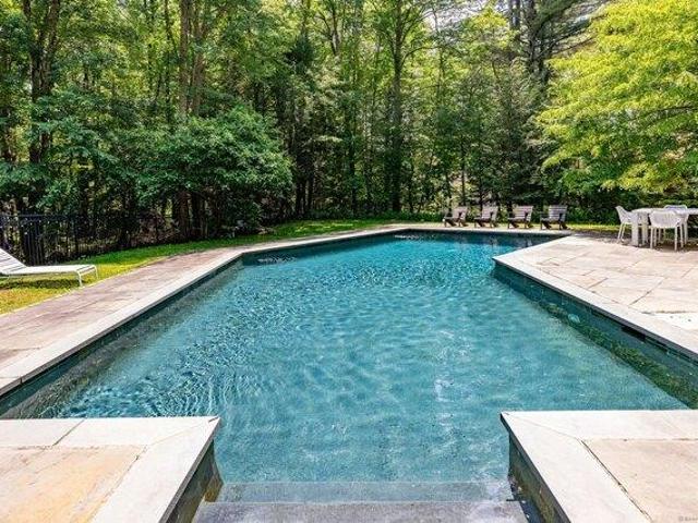 house with 4 bedroom, Roxbury CT ES104114821