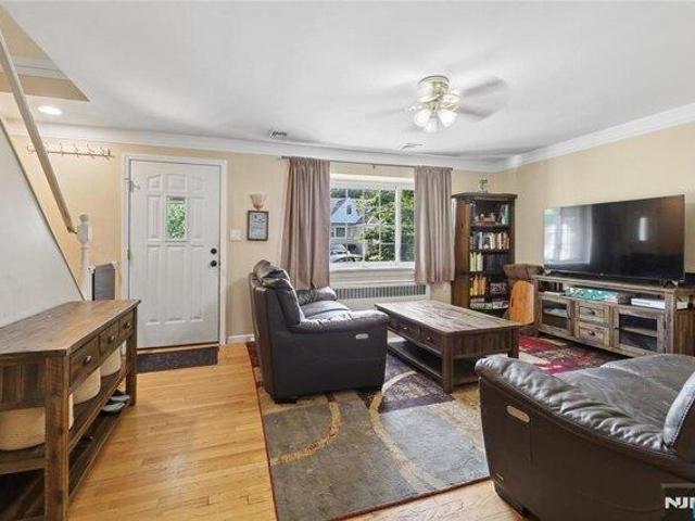 house with 4 bedroom, Rutherford NJ DS104152517