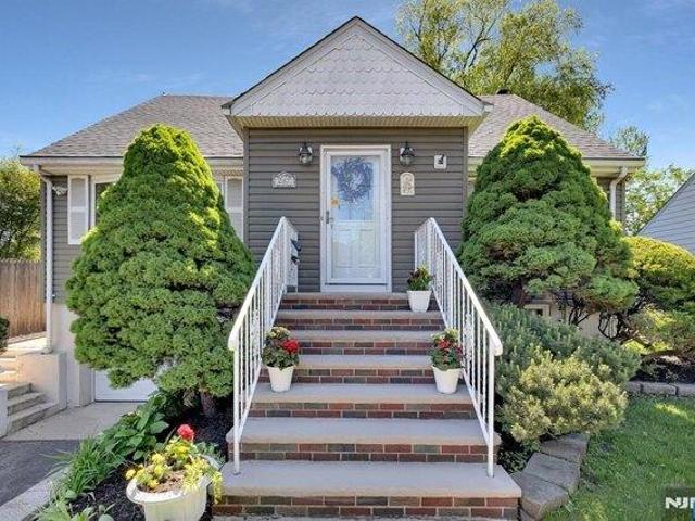 house with 4 bedroom, Rutherford NJ DS102776317