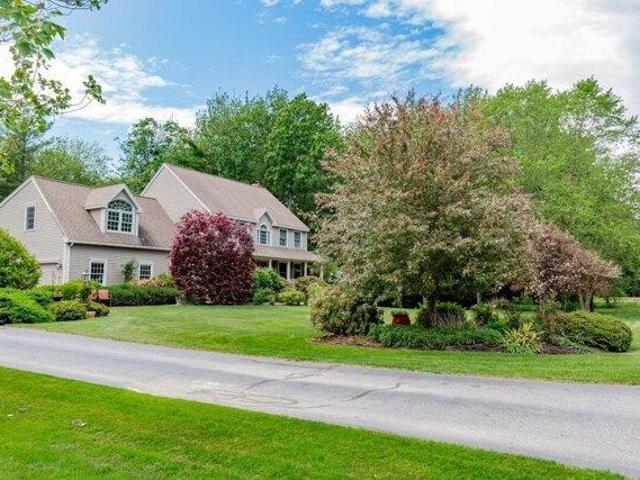 house with 4 bedroom, Scarborough ME ES103186379