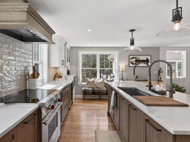 house with 4 bedroom, Scarborough ME ES103443783
