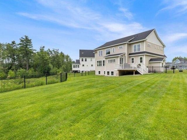 house with 4 bedroom, Scarborough ME ES104265989