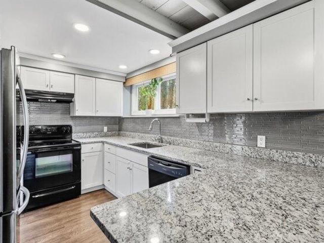 house with 4 bedroom, Scarborough ME ES104792427