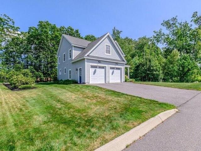 house with 4 bedroom, Scarborough ME ES105175641