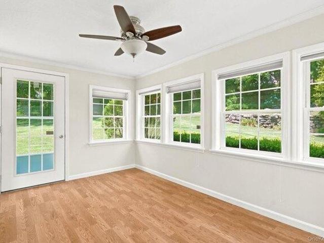 house with 4 bedroom, Scarsdale NY ES105191570