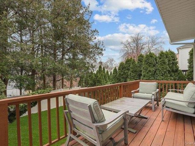 house with 4 bedroom, Scarsdale NY ES105191990