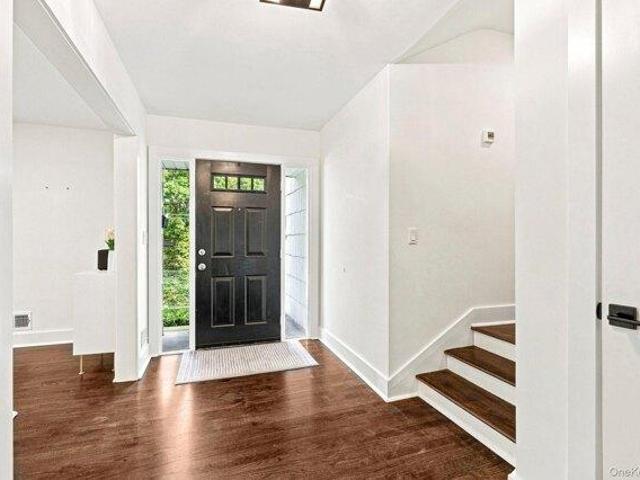 house with 4 bedroom, Scarsdale NY ES105204244