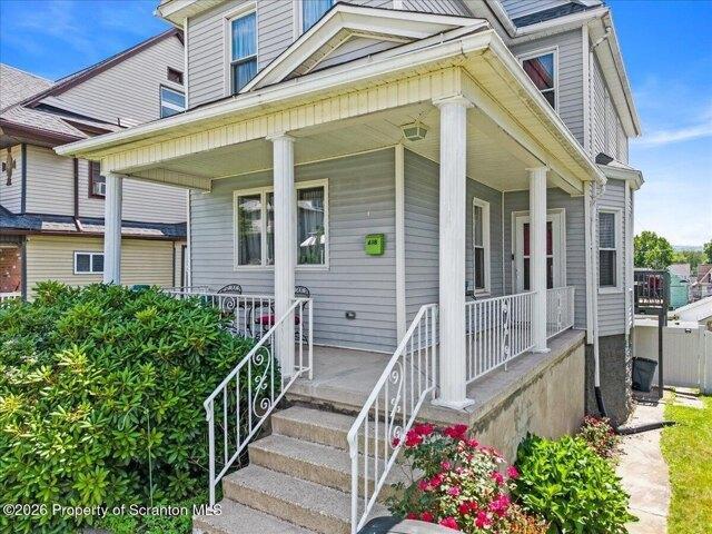 house with 4 bedroom, Scranton PA ES104899208