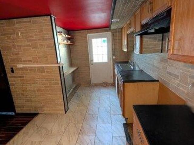 house with 4 bedroom, Scranton PA ES104909151