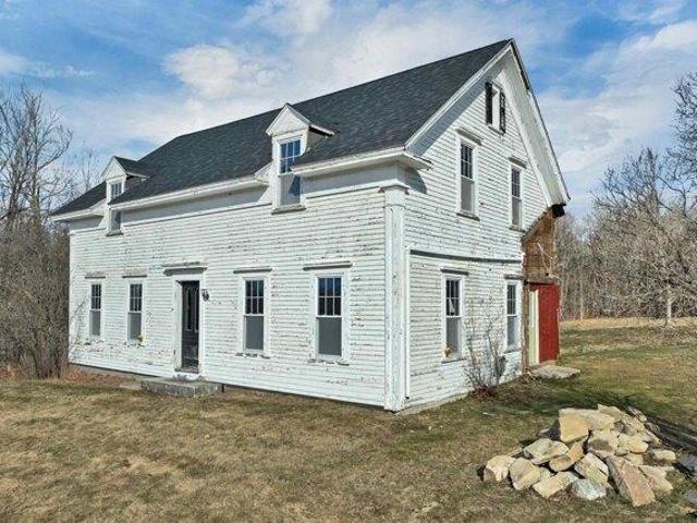 house with 4 bedroom, Sanbornton NH DLS101659970