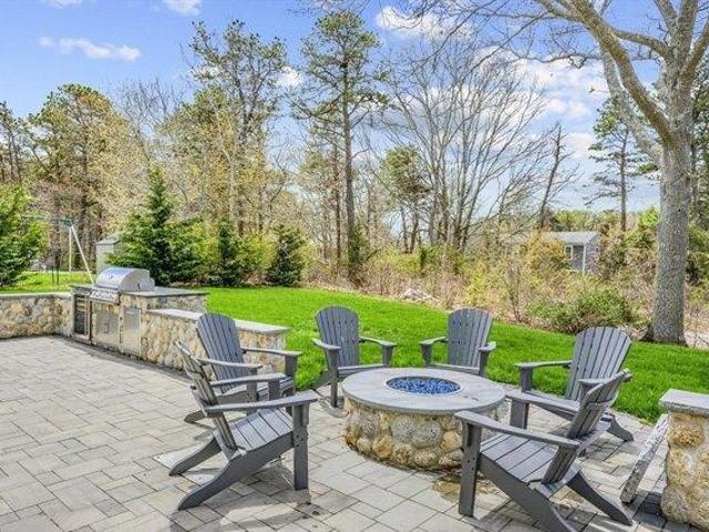 house with 4 bedroom, Sandwich MA DLS102960781