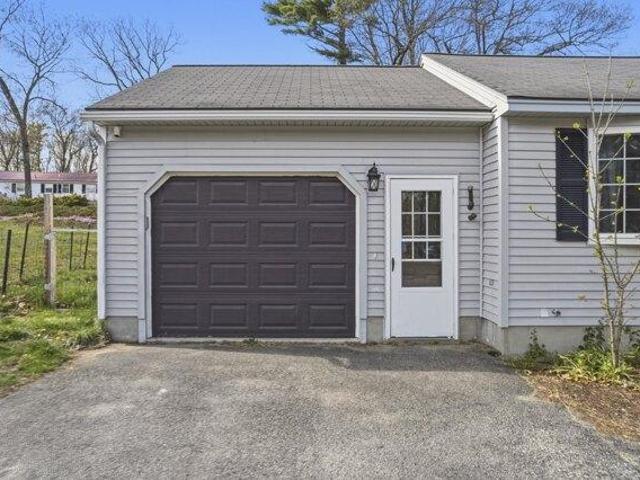 house with 4 bedroom, Sanford ME DS102635642