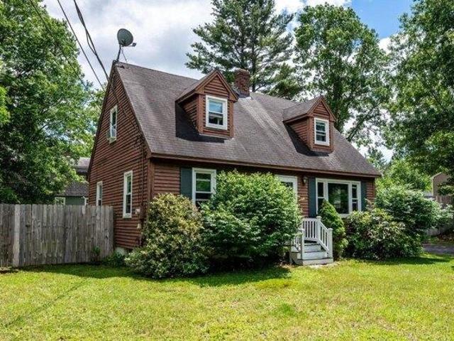 house with 4 bedroom, Sanford ME DS103929359