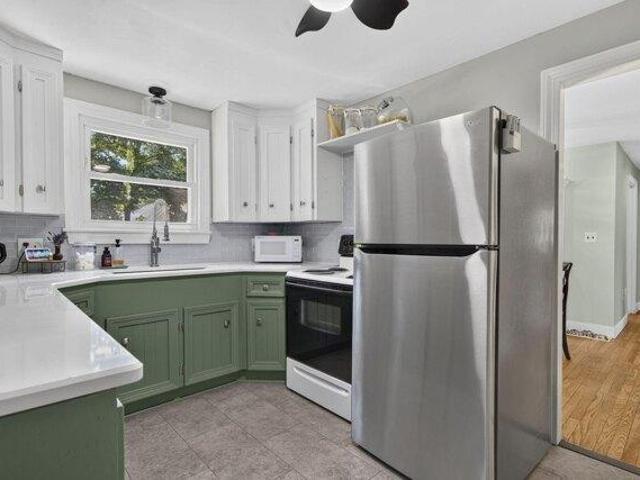 house with 4 bedroom, Sanford ME ES104442183