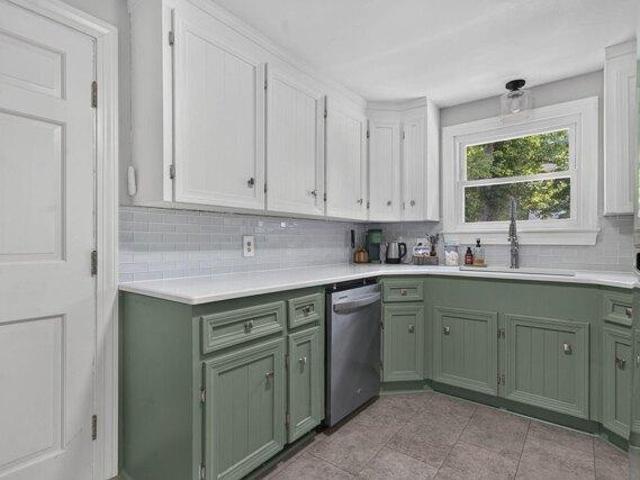 house with 4 bedroom, Sanford ME ES105109192