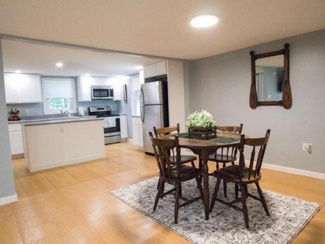 house with 4 bedroom, Sanford ME ES105144443