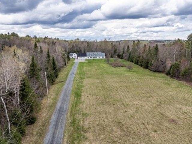 house with 4 bedroom, Sangerville ME DLS102118844