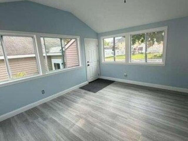 house with 4 bedroom, Saco ME ES105114108