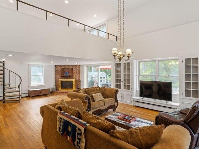 house with 4 bedroom, Saco ME ES105125213