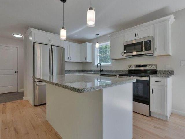 house with 4 bedroom, Saco ME ES105174324
