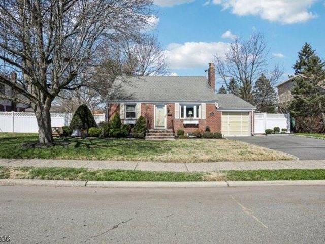 house with 4 bedroom, Saddle Brook NJ DS102565001