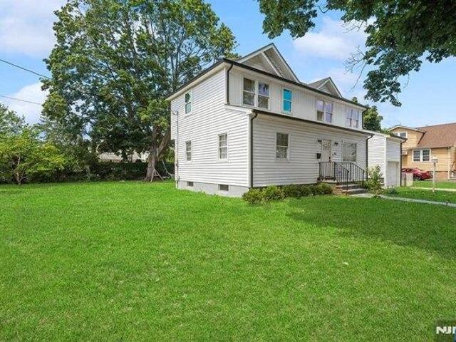 house with 4 bedroom, Saddle Brook NJ ES104606199