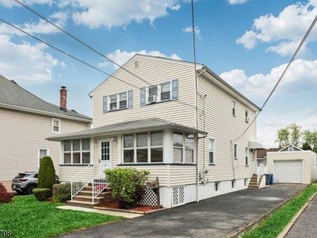 house with 4 bedroom, Saddle Brook NJ ES104808974