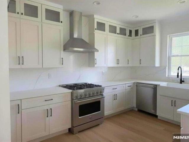 house with 4 bedroom, Saddle Brook NJ ES104833682