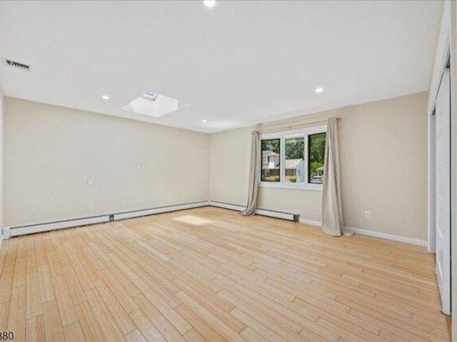 house with 4 bedroom, Saddle Brook NJ ES105139946