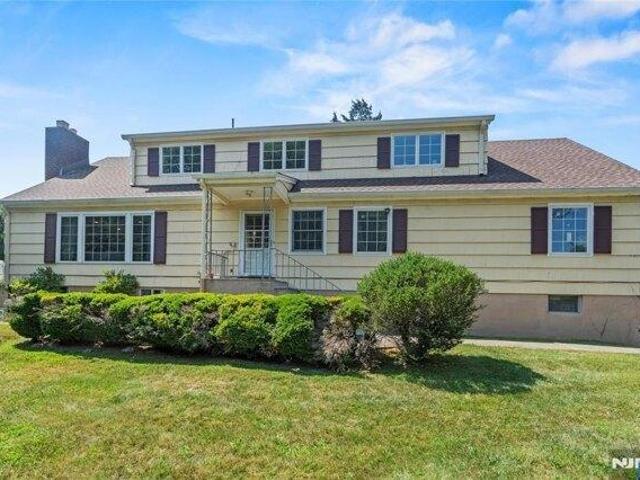 house with 4 bedroom, Saddle River NJ ES105157690