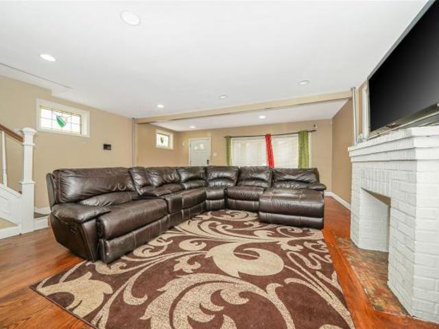 house with 4 bedroom, Saint Albans NY ES72692101