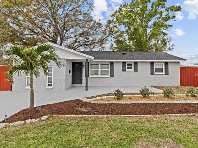 house with 4 bedroom, Saint Petersburg FL DS92286142