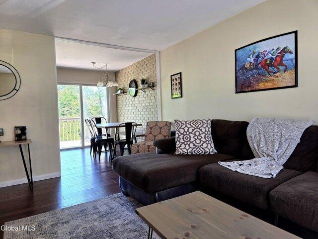 house with 4 bedroom, Saratoga Springs NY ES103625254