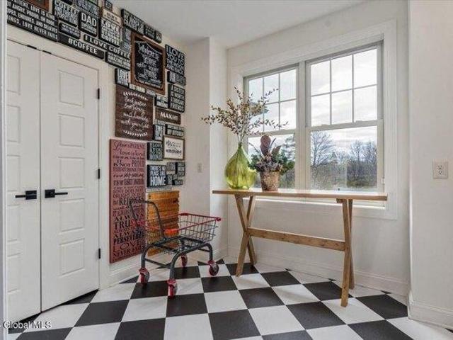 house with 4 bedroom, Saratoga Springs NY ES103621788