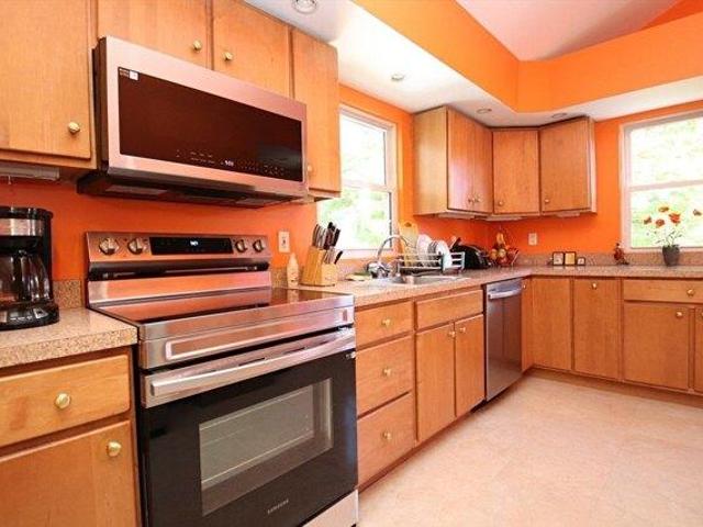 house with 4 bedroom, Saugus MA ES103019901