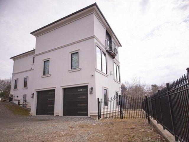 house with 4 bedroom, Saugus MA ES104809139