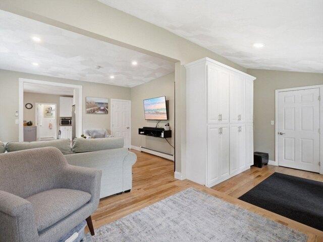 house with 4 bedroom, Saugus MA ES104831978