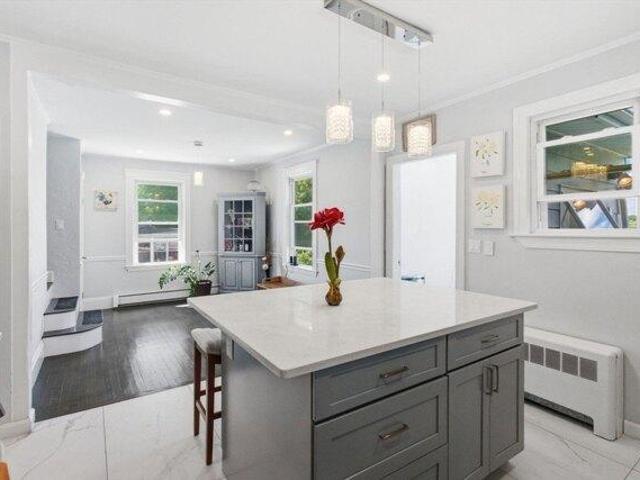 house with 4 bedroom, Saugus MA ES105231635