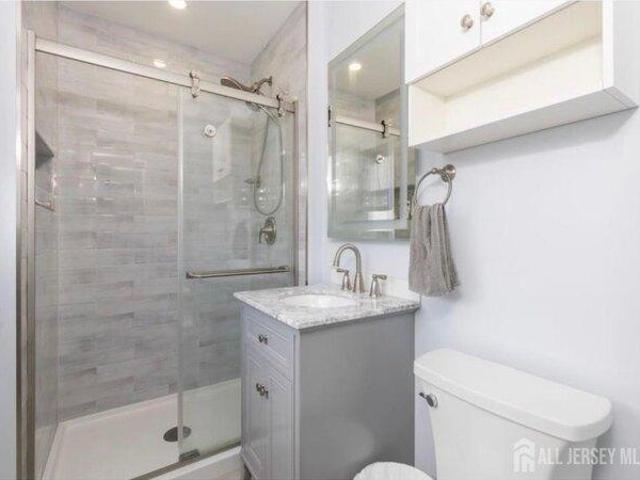 house with 4 bedroom, Sayreville NJ ES103620854
