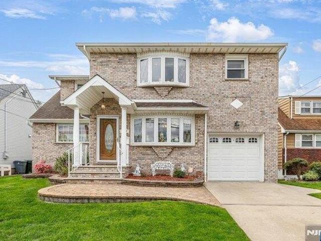 house with 4 bedroom, Secaucus NJ DLS102475108